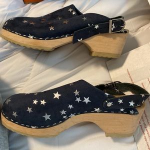 Hanna Andersson | Shoes | Hanna Anderson Suede Navy Blue With Silver Star Clogs 35 | Poshmark